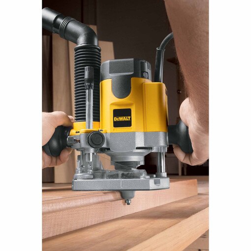 DeWalt DW621 Heavy-Duty 2 HP EVS Plunge Router